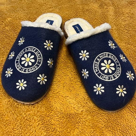 Life Is Good | Shoes | Life Is Good Brand Slippershouse Shoes Very ...